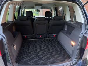 Blue Volkswagen Touran 2015 in Jelgava, with an engine capacity of 1.60 L and mileage of 280 thousand km for 8200 €, photo 9 on AUTOMOTO.COM.LV