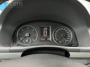 Blue Volkswagen Touran 2015 in Jelgava, with an engine capacity of 1.60 L and mileage of 280 thousand km for 8200 €, photo 13 on AUTOMOTO.COM.LV