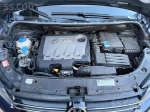 Blue Volkswagen Touran 2015 in Jelgava, with an engine capacity of 1.60 L and mileage of 280 thousand km for 8200 €, photo 15 on AUTOMOTO.COM.LV