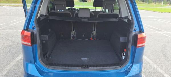 Volkswagen Touran 2015 Rīga vietnē Zils Volkswagen Touran 2015 Rīga, ar dzinēja tilpumu 1.40 L un nobraukumu 147 tūkst. km par 12500 €, foto 8 vietnē AUTOMOTO.COM.LV