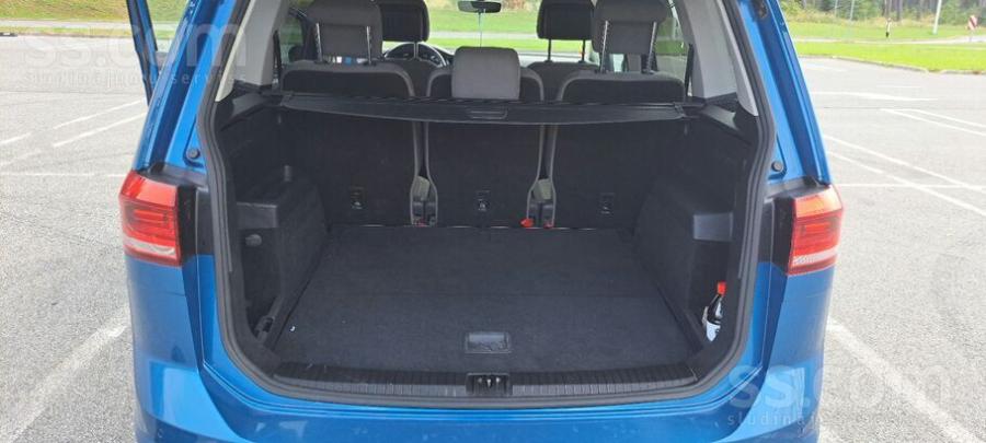 Blue Volkswagen Touran 2015 in Riga, with an engine capacity of 1.40 L and mileage of 147 thousand km for 12500 €, photo 8 on AUTOMOTO.COM.LV