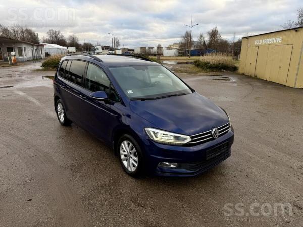 Blue Volkswagen Touran 2016 in Ogre, with an engine capacity of 2.00 L and mileage of 241 thousand km for 10590 €, photo 10 on AUTOMOTO.COM.LV