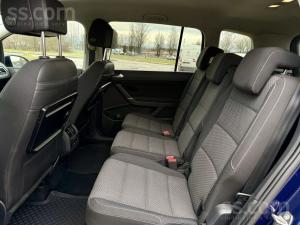 Zils Volkswagen Touran 2016 Ogre, ar dzinēja tilpumu 2.00 L un nobraukumu 241 tūkst. km par 10590 €, foto 16 vietnē AUTOMOTO.COM.LV