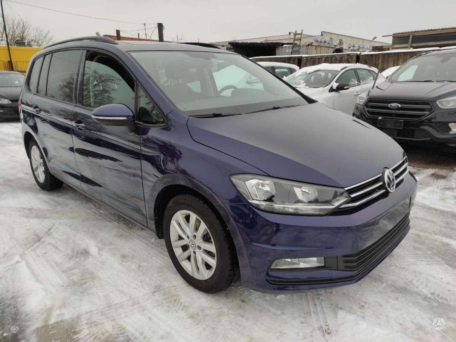 Zils Volkswagen Touran 2016 Panevēža, ar dzinēja tilpumu 1.60 L un nobraukumu 143 tūkst. km par 11700 €, foto 2 vietnē AUTOMOTO.COM.LV