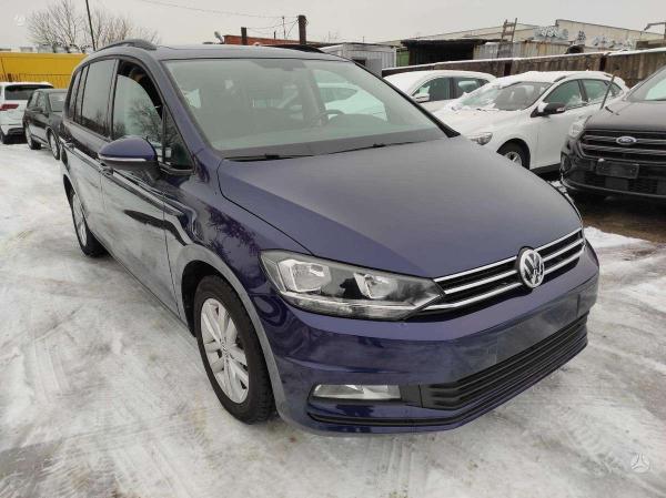 Blue Volkswagen Touran 2016 in Panevezys, with an engine capacity of 1.60 L and mileage of 143 thousand km for 11700 €, photo 3 on AUTOMOTO.COM.LV