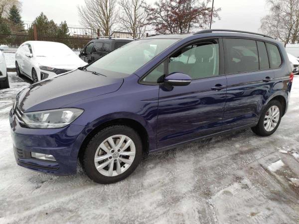 Blue Volkswagen Touran 2016 in Panevezys, with an engine capacity of 1.60 L and mileage of 143 thousand km for 11700 €, photo 7 on AUTOMOTO.COM.LV