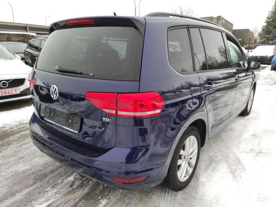 Zils Volkswagen Touran 2016 Panevēža, ar dzinēja tilpumu 1.60 L un nobraukumu 143 tūkst. km par 11700 €, foto 11 vietnē AUTOMOTO.COM.LV