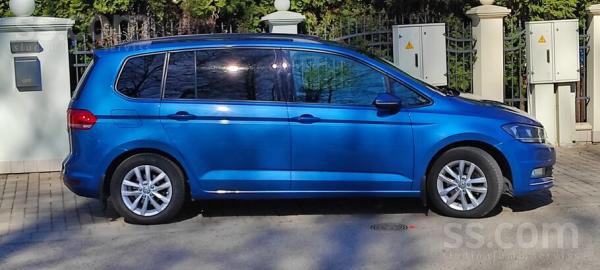 Zils Volkswagen Touran 2016 Rīga, ar dzinēja tilpumu 1.60 L un nobraukumu 266 tūkst. km par 9200 €, foto 4 vietnē AUTOMOTO.COM.LV
