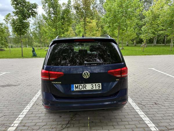 Zils Volkswagen Touran 2016 Panevēža, ar dzinēja tilpumu 1.60 L un nobraukumu 212 tūkst. km par 8500 €, foto 4 vietnē AUTOMOTO.COM.LV