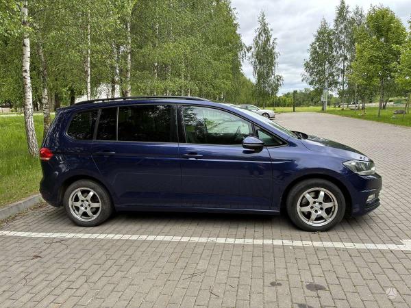 Zils Volkswagen Touran 2016 Panevēža, ar dzinēja tilpumu 1.60 L un nobraukumu 212 tūkst. km par 8500 €, foto 5 vietnē AUTOMOTO.COM.LV