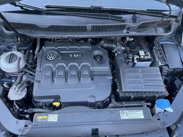 Zils Volkswagen Touran 2016 Viļņa, ar dzinēja tilpumu 1.60 L un nobraukumu 302 tūkst. km par 7000 €, foto 9 vietnē AUTOMOTO.COM.LV