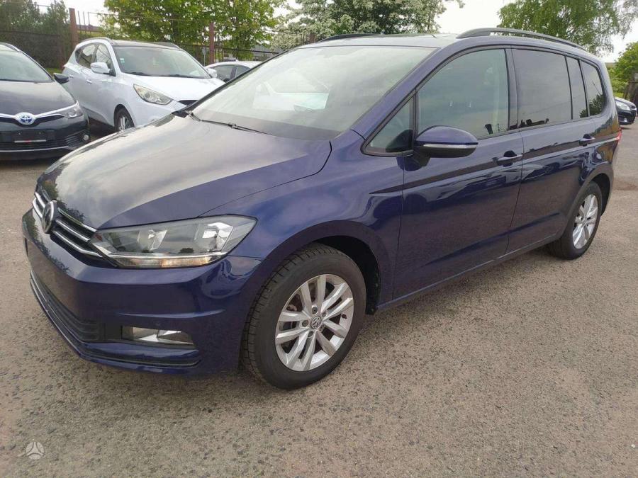 Blue Volkswagen Touran 2016 in Panevezys, with an engine capacity of 1.60 L and mileage of 143 thousand km for 9700 €, photo 9 on AUTOMOTO.COM.LV