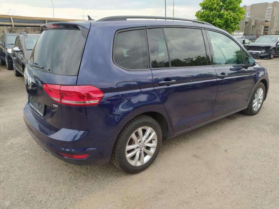 Blue Volkswagen Touran 2016 in Panevezys, with an engine capacity of 1.60 L and mileage of 143 thousand km for 9700 €, photo 13 on AUTOMOTO.COM.LV