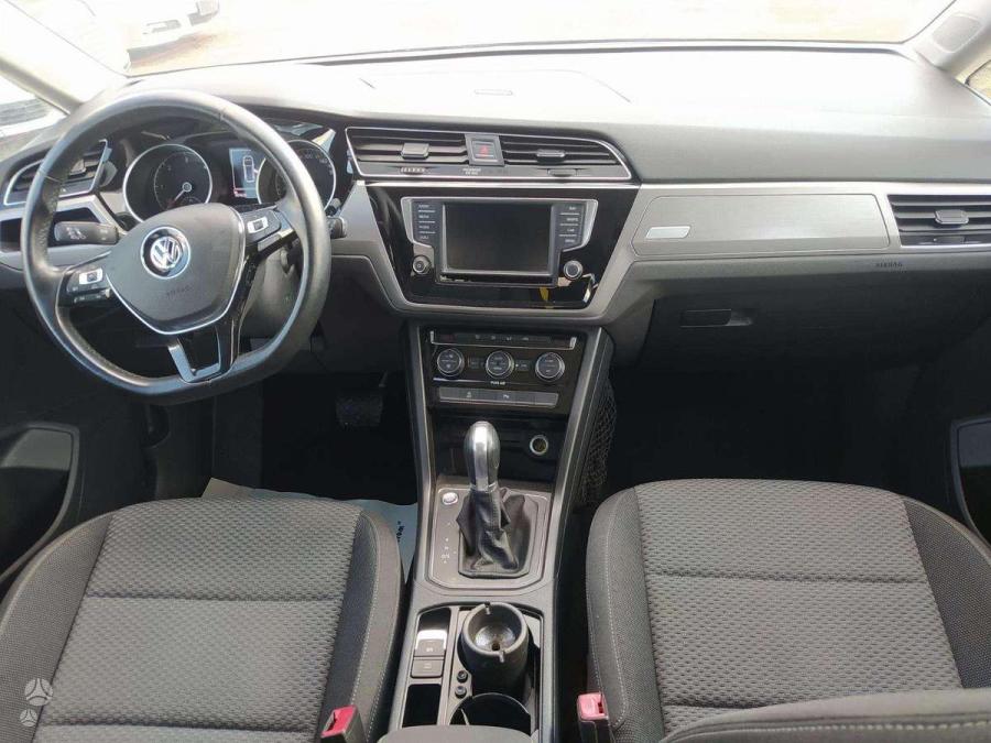Blue Volkswagen Touran 2016 in Panevezys, with an engine capacity of 1.60 L and mileage of 143 thousand km for 9700 €, photo 16 on AUTOMOTO.COM.LV