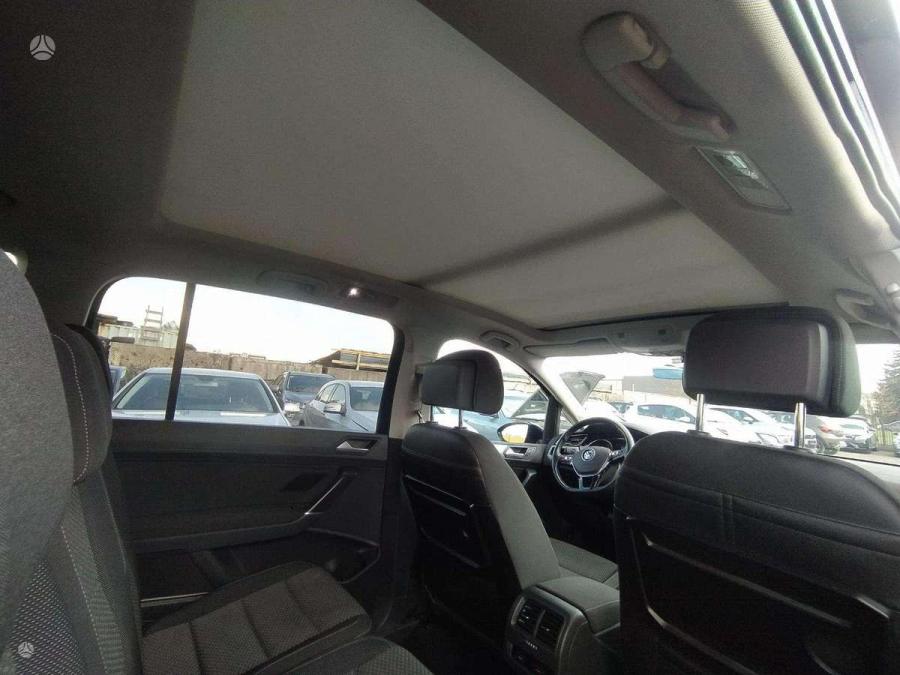 Blue Volkswagen Touran 2016 in Panevezys, with an engine capacity of 1.60 L and mileage of 143 thousand km for 9700 €, photo 18 on AUTOMOTO.COM.LV