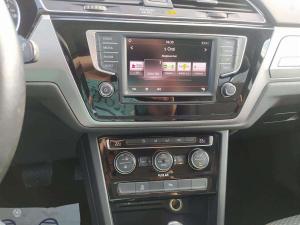 Blue Volkswagen Touran 2016 in Panevezys, with an engine capacity of 1.60 L and mileage of 143 thousand km for 9700 €, photo 23 on AUTOMOTO.COM.LV