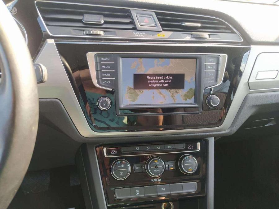 Blue Volkswagen Touran 2016 in Panevezys, with an engine capacity of 1.60 L and mileage of 143 thousand km for 9700 €, photo 24 on AUTOMOTO.COM.LV
