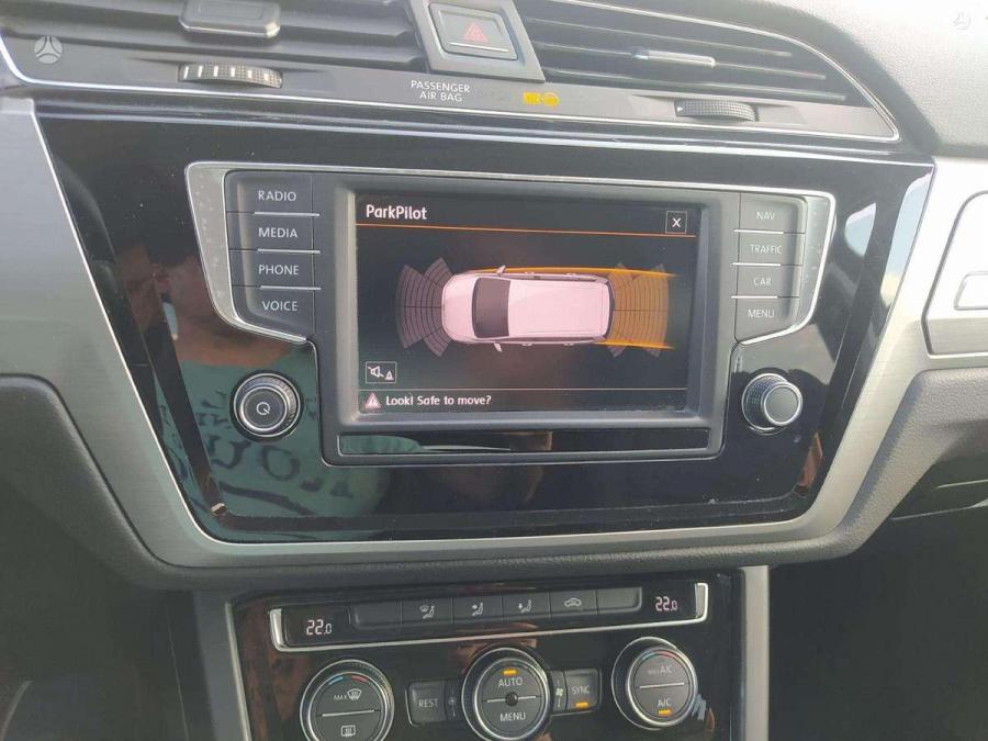 Blue Volkswagen Touran 2016 in Panevezys, with an engine capacity of 1.60 L and mileage of 143 thousand km for 9700 €, photo 26 on AUTOMOTO.COM.LV