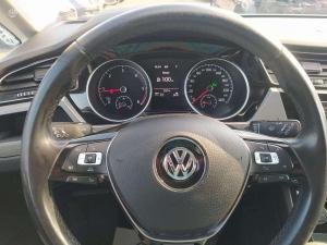Blue Volkswagen Touran 2016 in Panevezys, with an engine capacity of 1.60 L and mileage of 143 thousand km for 9700 €, photo 27 on AUTOMOTO.COM.LV