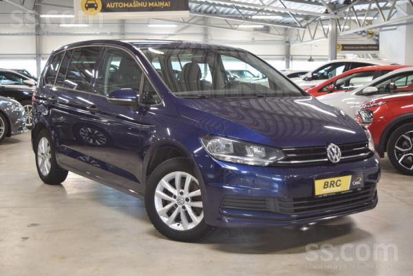 Blue Volkswagen Touran 2016 in Riga, with an engine capacity of 1.60 L and mileage of 194 thousand km for 9900 €, photo 1 on AUTOMOTO.COM.LV