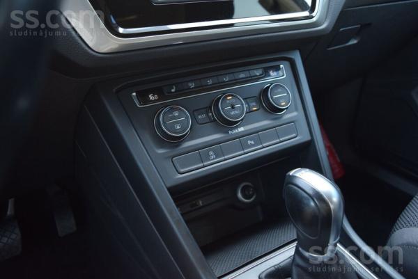 Blue Volkswagen Touran 2016 in Riga, with an engine capacity of 1.60 L and mileage of 194 thousand km for 9900 €, photo 5 on AUTOMOTO.COM.LV