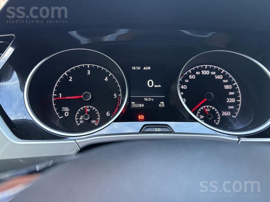 Zils Volkswagen Touran 2016 Cēsis, ar dzinēja tilpumu 1.60 L un nobraukumu 232 tūkst. km par 9500 €, foto 9 vietnē AUTOMOTO.COM.LV