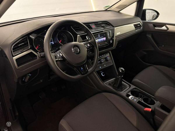 Zils Volkswagen Touran 2016 Marijampole, ar dzinēja tilpumu 1.60 L un nobraukumu 213 tūkst. km par 9650 €, foto 3 vietnē AUTOMOTO.COM.LV
