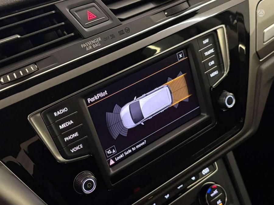 Zils Volkswagen Touran 2016 Marijampole, ar dzinēja tilpumu 1.60 L un nobraukumu 213 tūkst. km par 9650 €, foto 5 vietnē AUTOMOTO.COM.LV