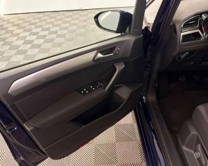 Zils Volkswagen Touran 2016 Marijampole, ar dzinēja tilpumu 1.60 L un nobraukumu 213 tūkst. km par 9650 €, foto 8 vietnē AUTOMOTO.COM.LV