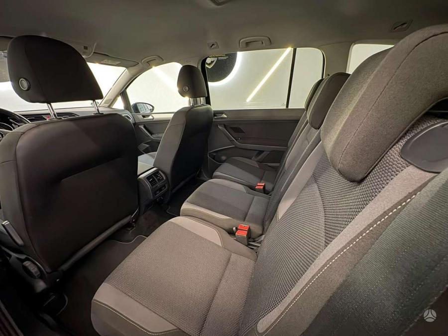 Zils Volkswagen Touran 2016 Marijampole, ar dzinēja tilpumu 1.60 L un nobraukumu 213 tūkst. km par 9650 €, foto 12 vietnē AUTOMOTO.COM.LV