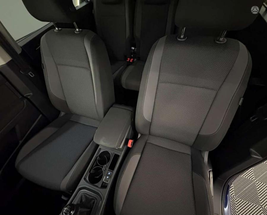 Zils Volkswagen Touran 2016 Marijampole, ar dzinēja tilpumu 1.60 L un nobraukumu 213 tūkst. km par 9650 €, foto 13 vietnē AUTOMOTO.COM.LV