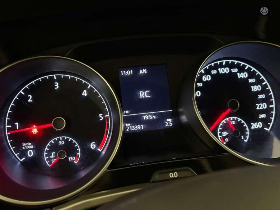 Zils Volkswagen Touran 2016 Marijampole, ar dzinēja tilpumu 1.60 L un nobraukumu 213 tūkst. km par 9650 €, foto 21 vietnē AUTOMOTO.COM.LV