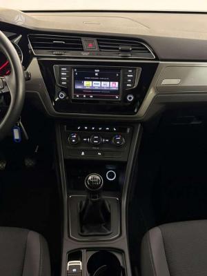 Zils Volkswagen Touran 2016 Marijampole, ar dzinēja tilpumu 1.60 L un nobraukumu 213 tūkst. km par 9650 €, foto 26 vietnē AUTOMOTO.COM.LV