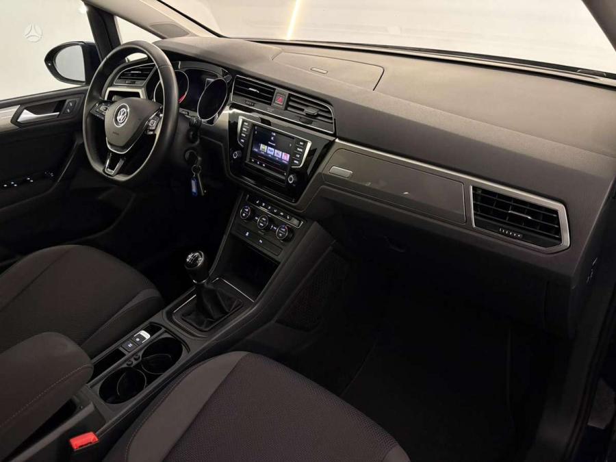 Zils Volkswagen Touran 2016 Marijampole, ar dzinēja tilpumu 1.60 L un nobraukumu 213 tūkst. km par 9650 €, foto 30 vietnē AUTOMOTO.COM.LV