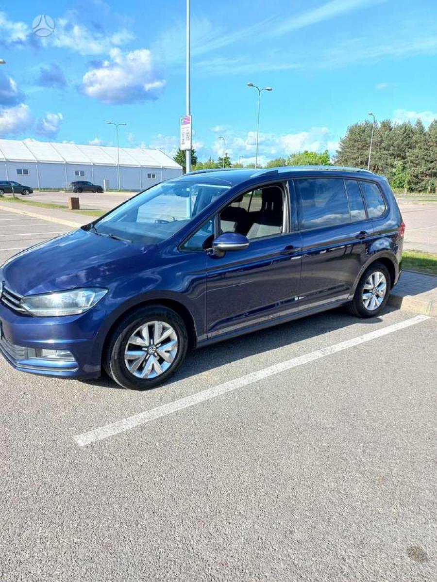 Zils Volkswagen Touran 2017 Viļņa, ar dzinēja tilpumu 1.60 L un nobraukumu 297 tūkst. km par 7500 €, foto 4 vietnē AUTOMOTO.COM.LV