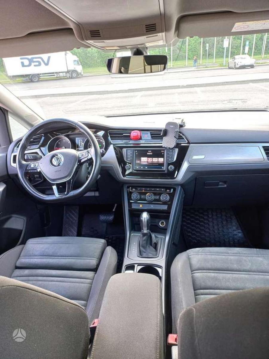 Zils Volkswagen Touran 2017 Viļņa, ar dzinēja tilpumu 1.60 L un nobraukumu 297 tūkst. km par 7500 €, foto 9 vietnē AUTOMOTO.COM.LV