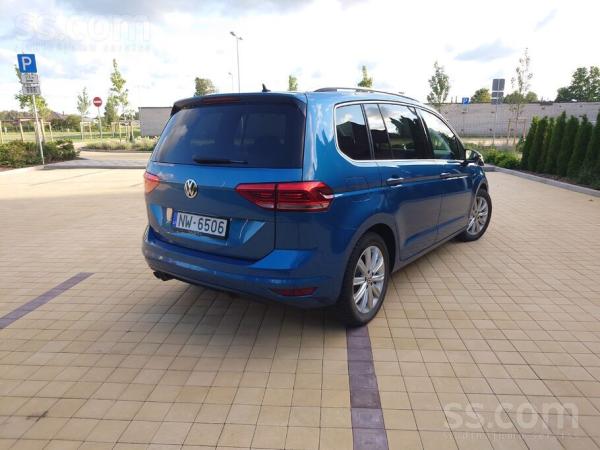 Zils Volkswagen Touran 2017 Rīga, ar dzinēja tilpumu 2.00 L un nobraukumu 239 tūkst. km par 10500 €, foto 4 vietnē AUTOMOTO.COM.LV