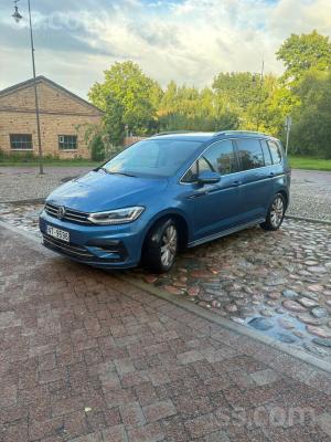 Zils Volkswagen Touran 2017 Kuldīga, ar dzinēja tilpumu 1.40 L un nobraukumu 128 tūkst. km par 16500 €, foto  vietnē AUTOMOTO.COM.LV