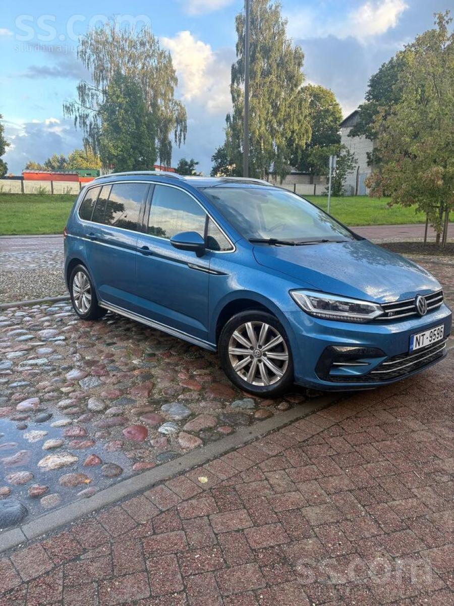 Zils Volkswagen Touran 2017 Kuldīga, ar dzinēja tilpumu 1.40 L un nobraukumu 128 tūkst. km par 16500 €, foto 4 vietnē AUTOMOTO.COM.LV