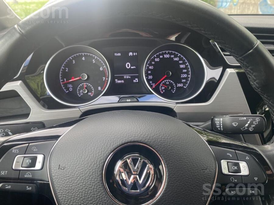 Blue Volkswagen Touran 2018 in Riga, with an engine capacity of 1.40 L and mileage of 120 thousand km for 14800 €, photo 4 on AUTOMOTO.COM.LV