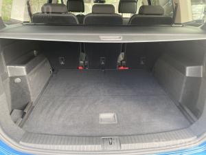 Blue Volkswagen Touran 2018 in Riga, with an engine capacity of 1.40 L and mileage of 120 thousand km for 14800 €, photo 11 on AUTOMOTO.COM.LV