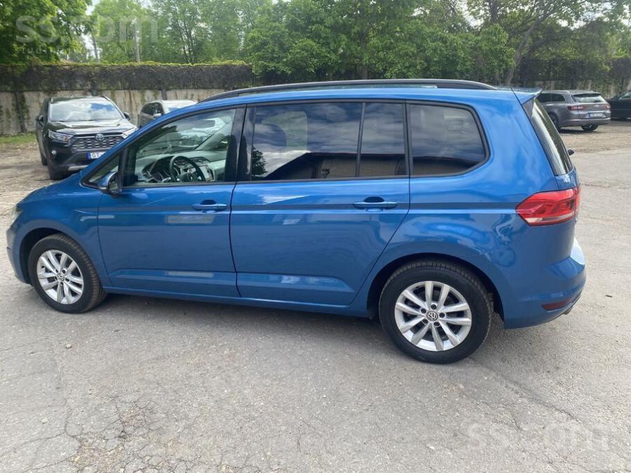 Zils Volkswagen Touran 2018 Rīga, ar dzinēja tilpumu 1.40 L un nobraukumu 120 tūkst. km par 13800 €, foto 1 vietnē AUTOMOTO.COM.LV