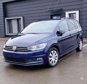 Blue Volkswagen Touran 2019 in Kaunas, with an engine capacity of 2.00 L and mileage of 237 thousand km for 9500 €, photo  on AUTOMOTO.COM.LV