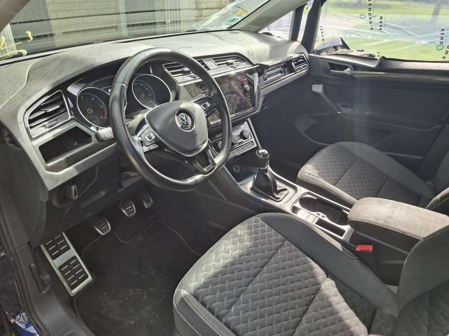 Zils Volkswagen Touran 2019 Šauļi, ar dzinēja tilpumu 1.97 L un nobraukumu 171 tūkst. km par 8700 €, foto 9 vietnē AUTOMOTO.COM.LV