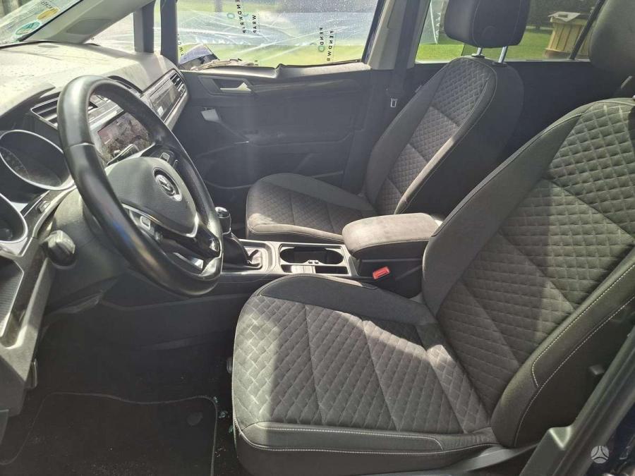 Zils Volkswagen Touran 2019 Šauļi, ar dzinēja tilpumu 1.97 L un nobraukumu 171 tūkst. km par 8700 €, foto 10 vietnē AUTOMOTO.COM.LV