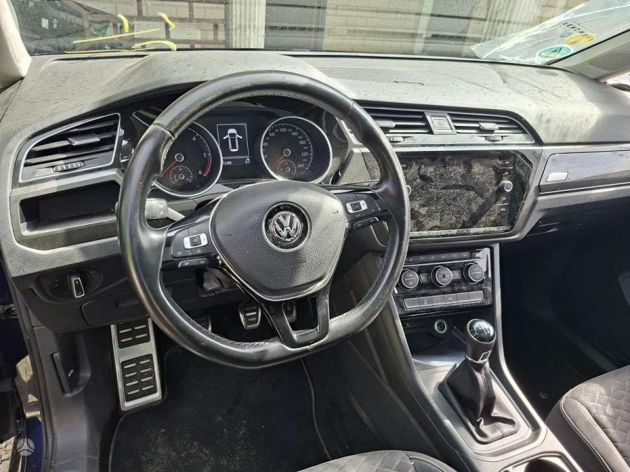 Zils Volkswagen Touran 2019 Šauļi, ar dzinēja tilpumu 1.97 L un nobraukumu 171 tūkst. km par 8700 €, foto 12 vietnē AUTOMOTO.COM.LV