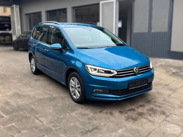 Zils Volkswagen Touran 2020 Kauņa, ar dzinēja tilpumu 2.00 L un nobraukumu 24 tūkst. km par 27447 €, foto 1 vietnē AUTOMOTO.COM.LV