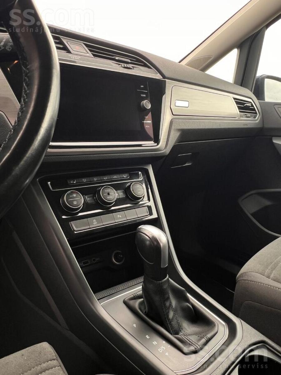 Zils Volkswagen Touran 2020 Jelgava, ar dzinēja tilpumu 1.50 L un nobraukumu 235 tūkst. km par 11900 €, foto 16 vietnē AUTOMOTO.COM.LV