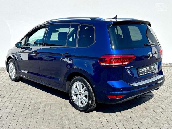 Blue Volkswagen Touran 2021 in Kaunas, with an engine capacity of 1.50 L and mileage of 25 thousand km for 32690 €, photo 7 on AUTOMOTO.COM.LV