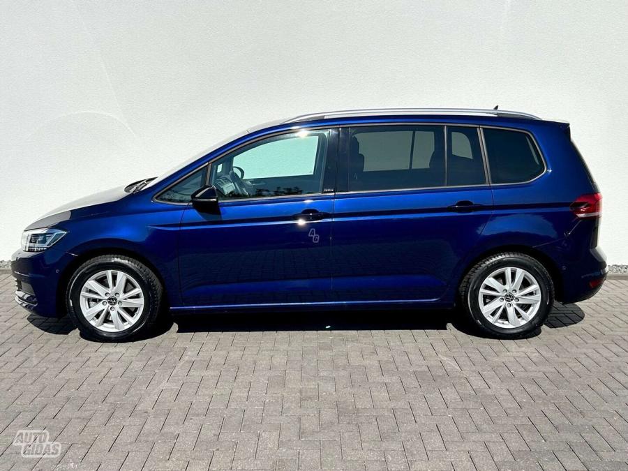 Zils Volkswagen Touran 2021 Kauņa, ar dzinēja tilpumu 1.50 L un nobraukumu 25 tūkst. km par 32690 €, foto 8 vietnē AUTOMOTO.COM.LV